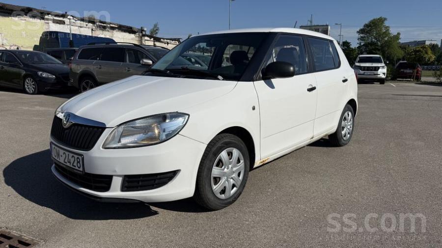 Balts Skoda Fabia 2012 Rīga, ar dzinēja tilpumu 1.20 L un nobraukumu 256 tūkst. km par 1090 €, foto 1 vietnē AUTOMOTO.COM.LV