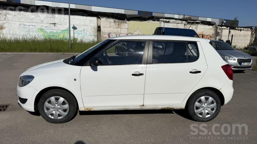 Balts Skoda Fabia 2012 Rīga, ar dzinēja tilpumu 1.20 L un nobraukumu 256 tūkst. km par 1090 €, foto 3 vietnē AUTOMOTO.COM.LV