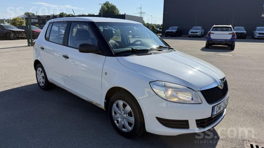 Balts Skoda Fabia 2012 Rīga, ar dzinēja tilpumu 1.20 L un nobraukumu 256 tūkst. km par 1090 €, foto 7 vietnē AUTOMOTO.COM.LV