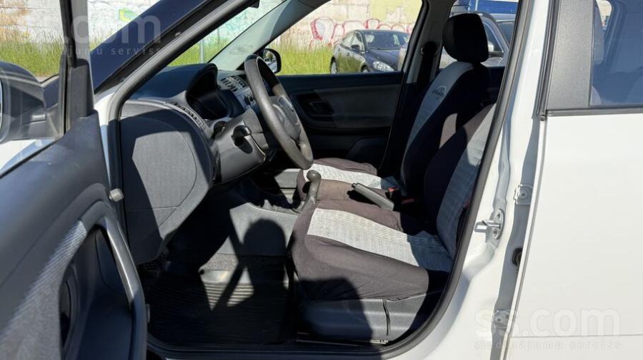 Balts Skoda Fabia 2012 Rīga, ar dzinēja tilpumu 1.20 L un nobraukumu 256 tūkst. km par 1090 €, foto 9 vietnē AUTOMOTO.COM.LV