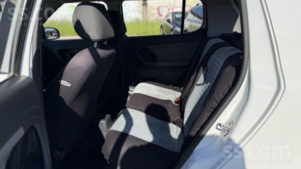 White Skoda Fabia 2012 in Riga, with an engine capacity of 1.20 L and mileage of 256 thousand km for 1090 €, photo 10 on AUTOMOTO.COM.LV