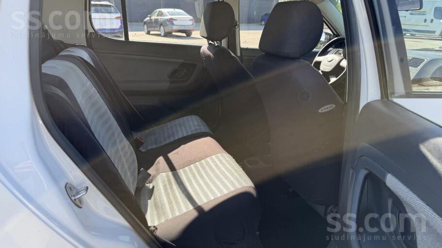 Balts Skoda Fabia 2012 Rīga, ar dzinēja tilpumu 1.20 L un nobraukumu 256 tūkst. km par 1090 €, foto 13 vietnē AUTOMOTO.COM.LV