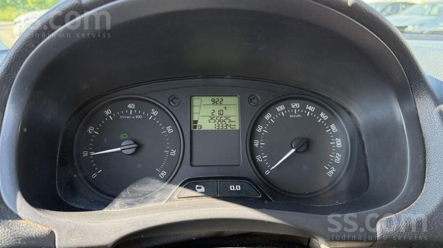Balts Skoda Fabia 2012 Rīga, ar dzinēja tilpumu 1.20 L un nobraukumu 256 tūkst. km par 1090 €, foto 17 vietnē AUTOMOTO.COM.LV