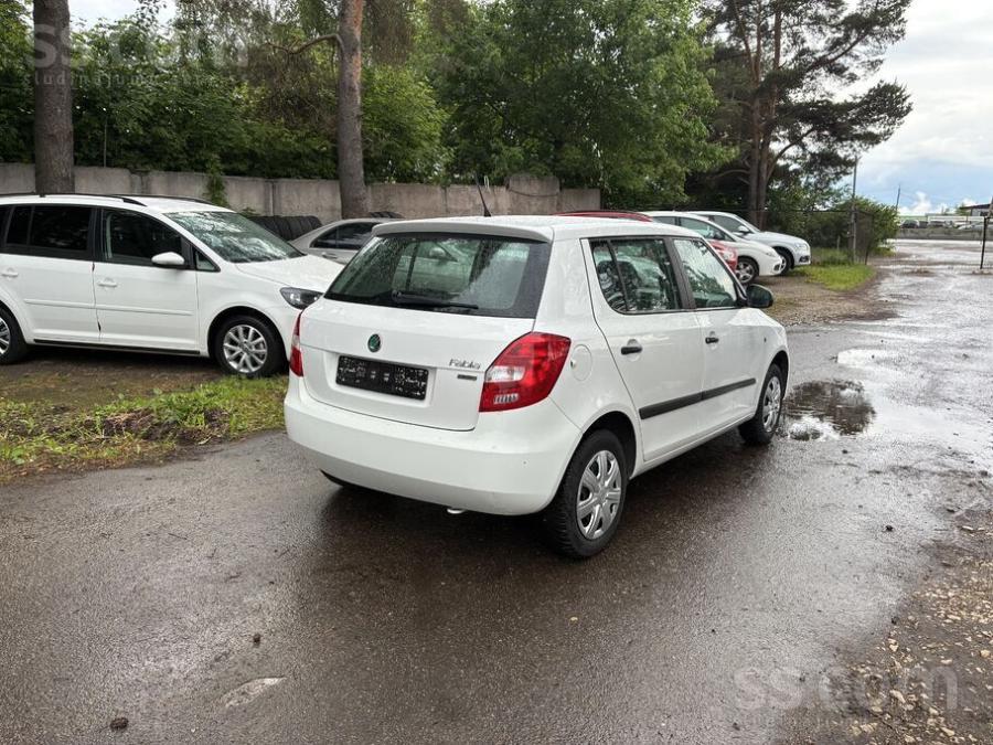 White Skoda Fabia 2012 in Riga, with an engine capacity of 1.20 L and mileage of 0 thousand km for 2550 €, photo 7 on AUTOMOTO.COM.LV