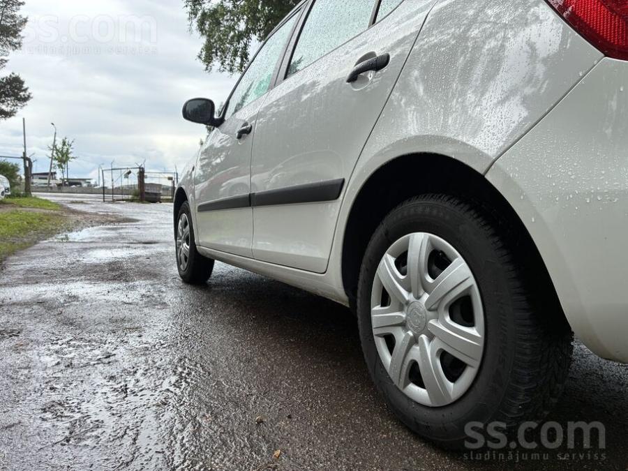 White Skoda Fabia 2012 in Riga, with an engine capacity of 1.20 L and mileage of 0 thousand km for 2550 €, photo 8 on AUTOMOTO.COM.LV