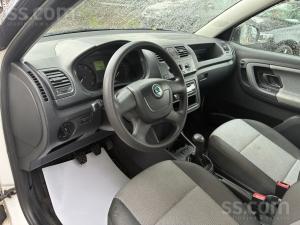 White Skoda Fabia 2012 in Riga, with an engine capacity of 1.20 L and mileage of 0 thousand km for 2550 €, photo 10 on AUTOMOTO.COM.LV