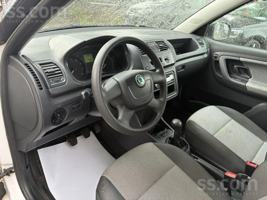 White Skoda Fabia 2012 in Riga, with an engine capacity of 1.20 L and mileage of 0 thousand km for 2550 €, photo 10 on AUTOMOTO.COM.LV