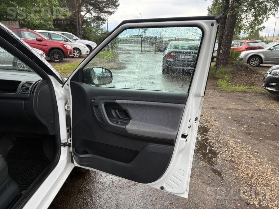 White Skoda Fabia 2012 in Riga, with an engine capacity of 1.20 L and mileage of 0 thousand km for 2550 €, photo 17 on AUTOMOTO.COM.LV