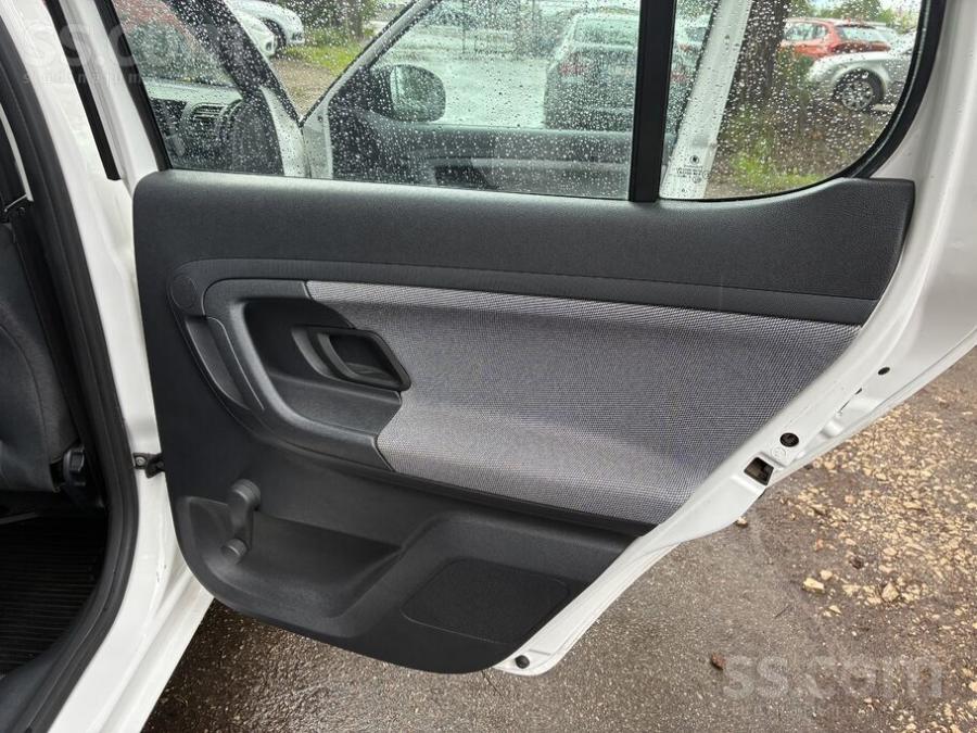 White Skoda Fabia 2012 in Riga, with an engine capacity of 1.20 L and mileage of 0 thousand km for 2550 €, photo 20 on AUTOMOTO.COM.LV