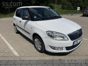 Balts Skoda Fabia 2012 Saldus, ar dzinēja tilpumu 1.60 L un nobraukumu 189 tūkst. km par 3590 €, foto 3 vietnē AUTOMOTO.COM.LV