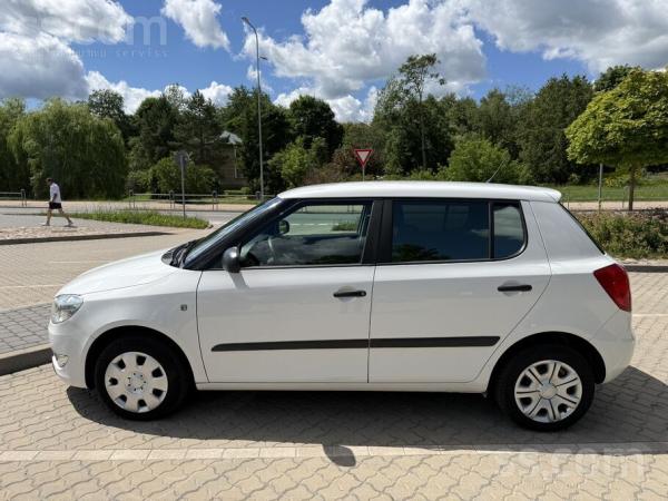 White Skoda Fabia 2012 in Saldus, with an engine capacity of 1.60 L and mileage of 189 thousand km for 3590 €, photo 4 on AUTOMOTO.COM.LV