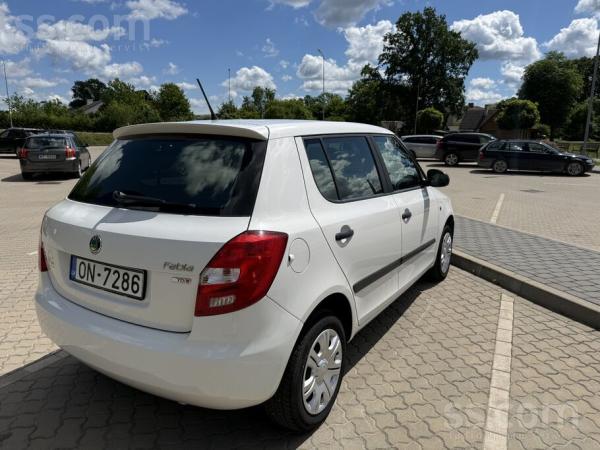 White Skoda Fabia 2012 in Saldus, with an engine capacity of 1.60 L and mileage of 189 thousand km for 3590 €, photo 6 on AUTOMOTO.COM.LV