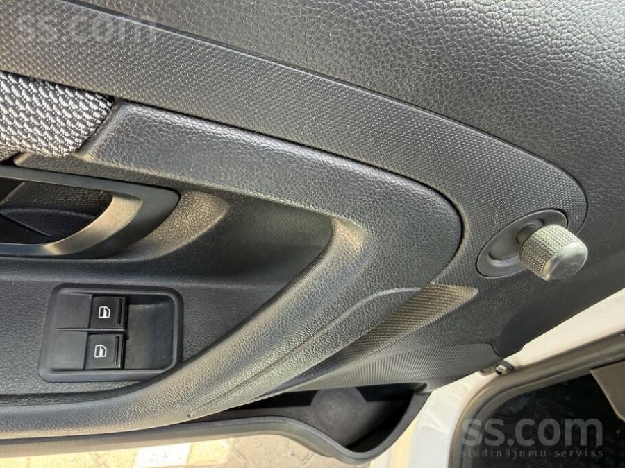 Balts Skoda Fabia 2012 Saldus, ar dzinēja tilpumu 1.60 L un nobraukumu 189 tūkst. km par 3590 €, foto 12 vietnē AUTOMOTO.COM.LV
