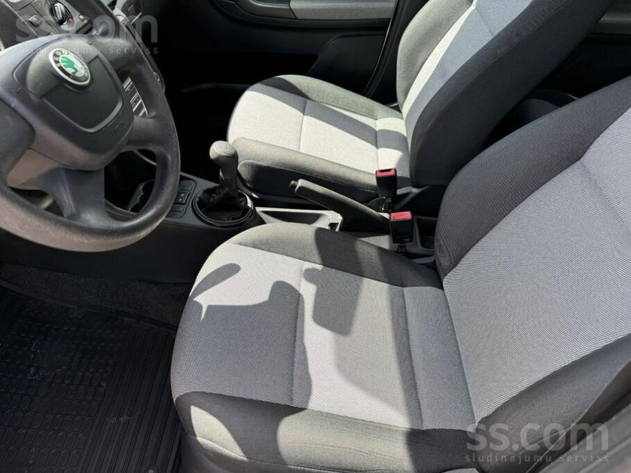 Balts Skoda Fabia 2012 Saldus, ar dzinēja tilpumu 1.60 L un nobraukumu 189 tūkst. km par 3590 €, foto 14 vietnē AUTOMOTO.COM.LV