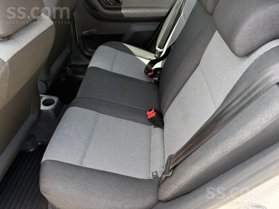 Balts Skoda Fabia 2012 Saldus, ar dzinēja tilpumu 1.60 L un nobraukumu 189 tūkst. km par 3590 €, foto 15 vietnē AUTOMOTO.COM.LV