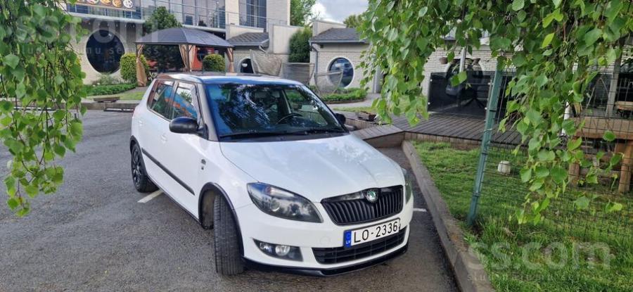 Balts Skoda Fabia 2013 Rīga, ar dzinēja tilpumu 1.60 L un nobraukumu 258 tūkst. km par 2750 €, foto 8 vietnē AUTOMOTO.COM.LV