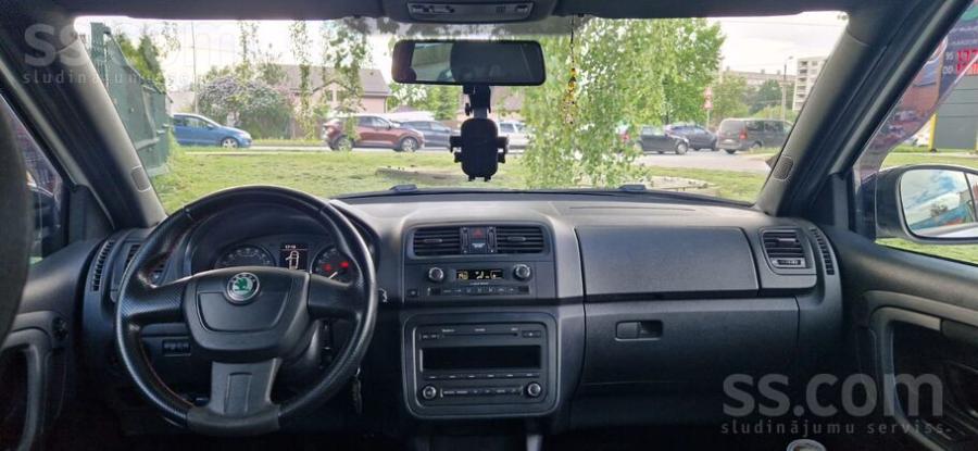 Balts Skoda Fabia 2013 Rīga, ar dzinēja tilpumu 1.60 L un nobraukumu 258 tūkst. km par 2750 €, foto 9 vietnē AUTOMOTO.COM.LV