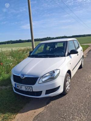 Balts Skoda Fabia 2013 Marijampole, ar dzinēja tilpumu 1.20 L un nobraukumu 19 tūkst. km par 3400 €, foto  vietnē AUTOMOTO.COM.LV