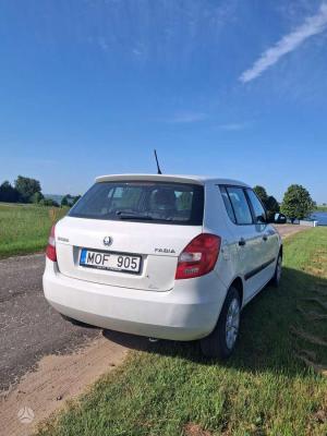 Balts Skoda Fabia 2013 Marijampole, ar dzinēja tilpumu 1.20 L un nobraukumu 19 tūkst. km par 3400 €, foto 3 vietnē AUTOMOTO.COM.LV