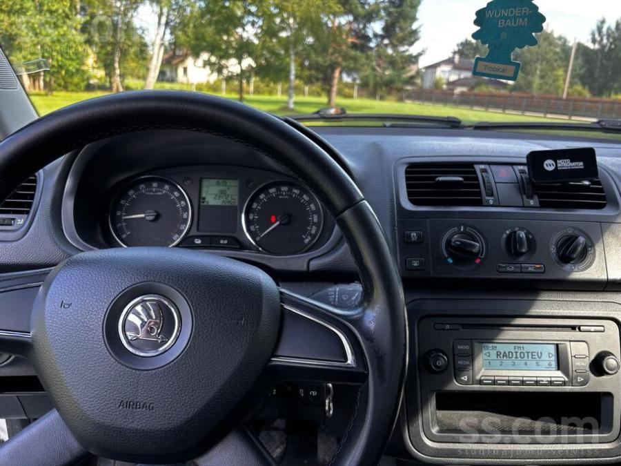 Balts Skoda Fabia 2013 Rīga, ar dzinēja tilpumu 1.60 L un nobraukumu 235 tūkst. km par 2750 €, foto 7 vietnē AUTOMOTO.COM.LV