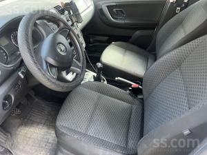 White Skoda Fabia 2014 in Riga, with an engine capacity of 1.60 L and mileage of 250 thousand km for 2850 €, photo 9 on AUTOMOTO.COM.LV