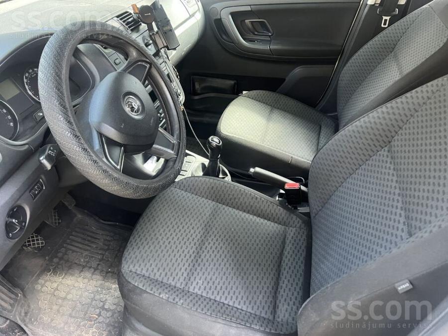 White Skoda Fabia 2014 in Riga, with an engine capacity of 1.60 L and mileage of 250 thousand km for 2850 €, photo 9 on AUTOMOTO.COM.LV