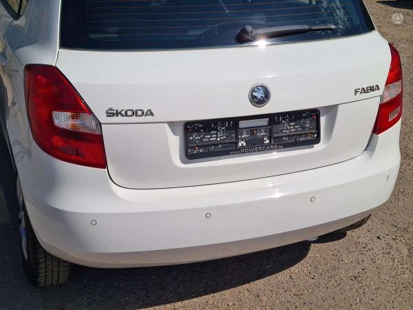 White Skoda Fabia 2014 in Kaunas, with an engine capacity of 1.60 L and mileage of 123 thousand km for 3600 €, photo 8 on AUTOMOTO.COM.LV
