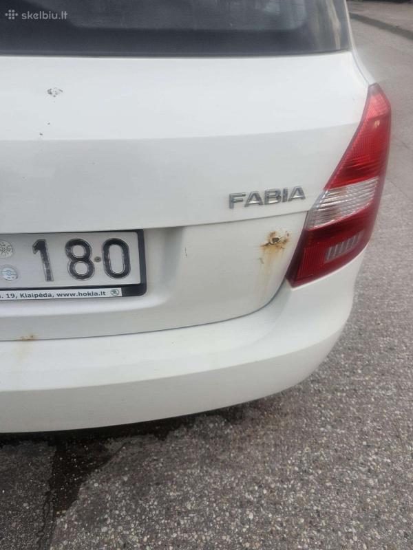 White Skoda Fabia 2014 in Klaipeda, with an engine capacity of 1.60 L and mileage of 255 thousand km for 900 €, photo 3 on AUTOMOTO.COM.LV