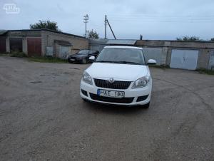 White Skoda Fabia 2014 in Klaipeda, with an engine capacity of 1.60 L and mileage of 267 thousand km for 1450 €, photo 4 on AUTOMOTO.COM.LV