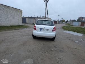White Skoda Fabia 2014 in Klaipeda, with an engine capacity of 1.60 L and mileage of 267 thousand km for 1450 €, photo 7 on AUTOMOTO.COM.LV