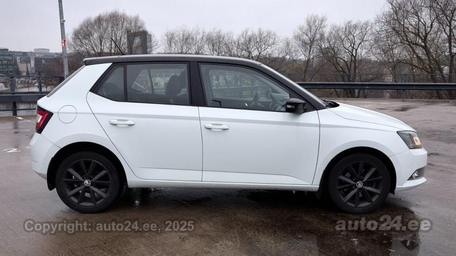 Balts Skoda Fabia 2015 Tartu, ar dzinēja tilpumu 1.20 L un nobraukumu 83 tūkst. km par 7950 €, foto 4 vietnē AUTOMOTO.COM.LV