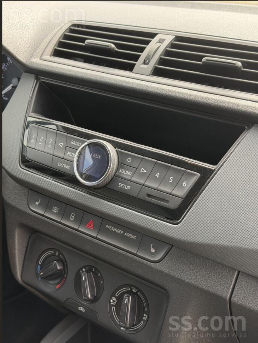 Balts Skoda Fabia 2015 Rīga, ar dzinēja tilpumu 1.20 L un nobraukumu 68 tūkst. km par 7000 €, foto 5 vietnē AUTOMOTO.COM.LV