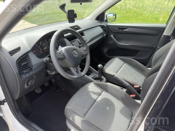 White Skoda Fabia 2015 in Riga, with an engine capacity of 1.20 L and mileage of 68 thousand km for 7000 €, photo 5 on AUTOMOTO.COM.LV