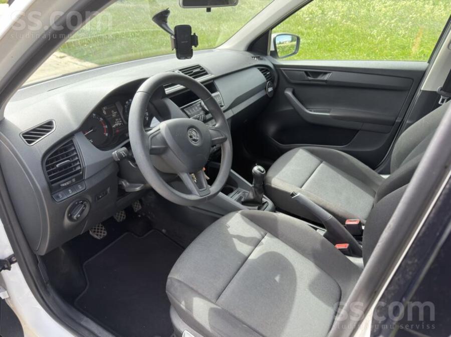 Balts Skoda Fabia 2015 Rīga, ar dzinēja tilpumu 1.20 L un nobraukumu 68 tūkst. km par 7000 €, foto 6 vietnē AUTOMOTO.COM.LV