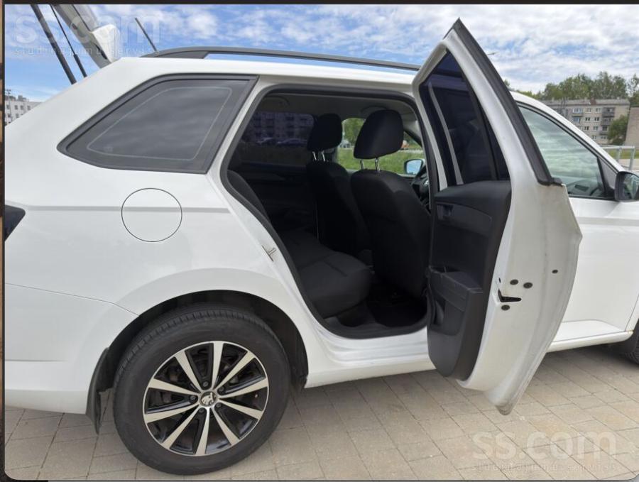 Balts Skoda Fabia 2015 Rīga, ar dzinēja tilpumu 1.20 L un nobraukumu 68 tūkst. km par 7000 €, foto 11 vietnē AUTOMOTO.COM.LV