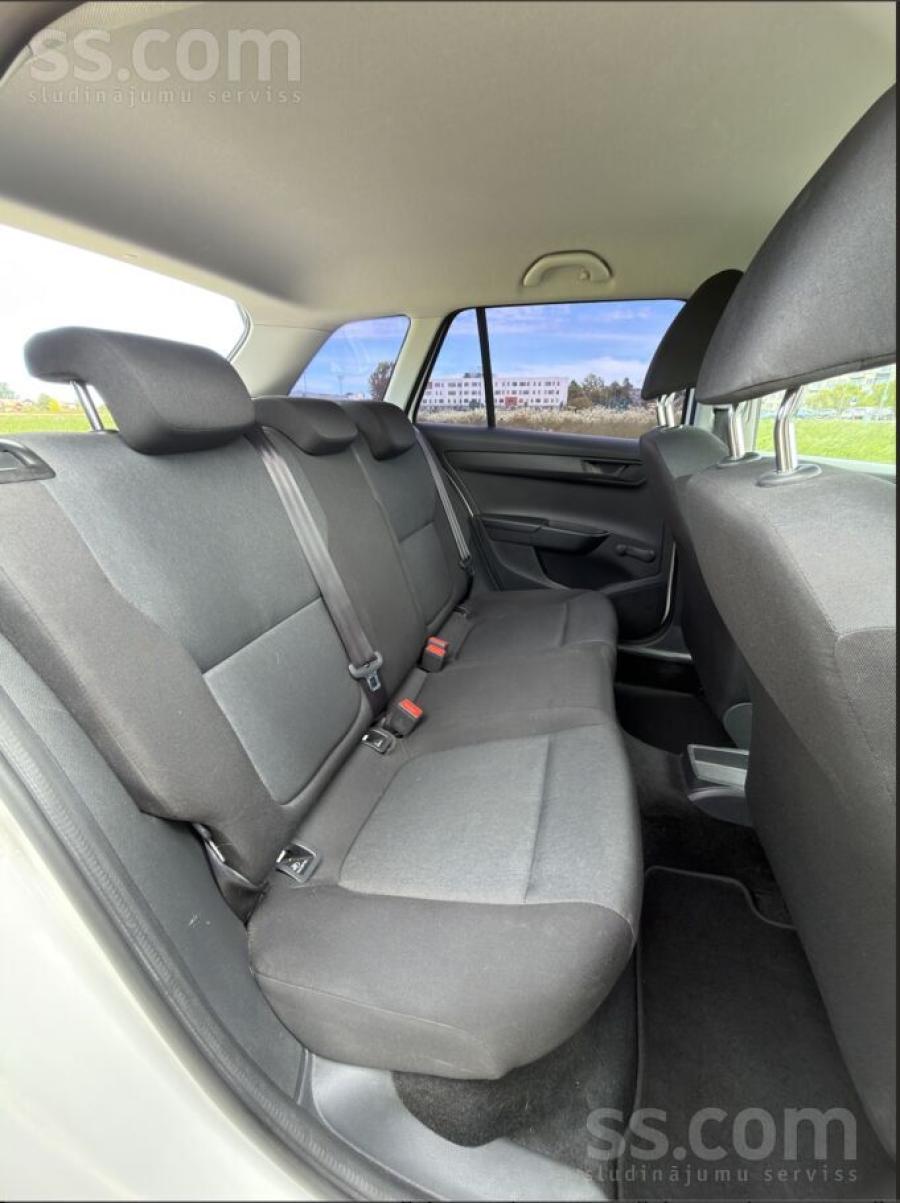 Balts Skoda Fabia 2015 Rīga, ar dzinēja tilpumu 1.20 L un nobraukumu 68 tūkst. km par 7000 €, foto 15 vietnē AUTOMOTO.COM.LV