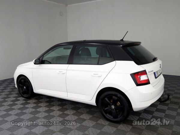 White Skoda Fabia 2015 in Tallinn, with an engine capacity of 1.40 L and mileage of 238 thousand km for 2499 €, photo 4 on AUTOMOTO.COM.LV
