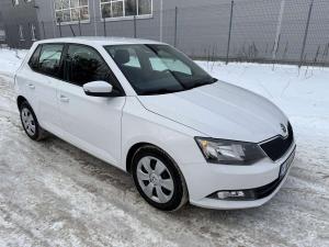 White Skoda Fabia 2016 in Vilnius, with an engine capacity of 1.42 L and mileage of 210 thousand km for 3900 €, photo 3 on AUTOMOTO.COM.LV