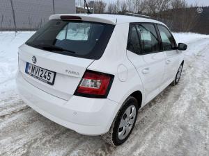White Skoda Fabia 2016 in Vilnius, with an engine capacity of 1.42 L and mileage of 210 thousand km for 3900 €, photo 5 on AUTOMOTO.COM.LV