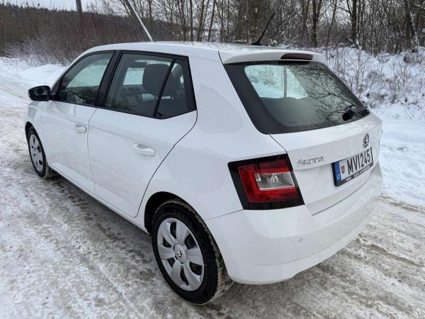 Balts Skoda Fabia 2016 Viļņa, ar dzinēja tilpumu 1.42 L un nobraukumu 210 tūkst. km par 3900 €, foto 6 vietnē AUTOMOTO.COM.LV