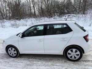 White Skoda Fabia 2016 in Vilnius, with an engine capacity of 1.42 L and mileage of 210 thousand km for 3900 €, photo 7 on AUTOMOTO.COM.LV