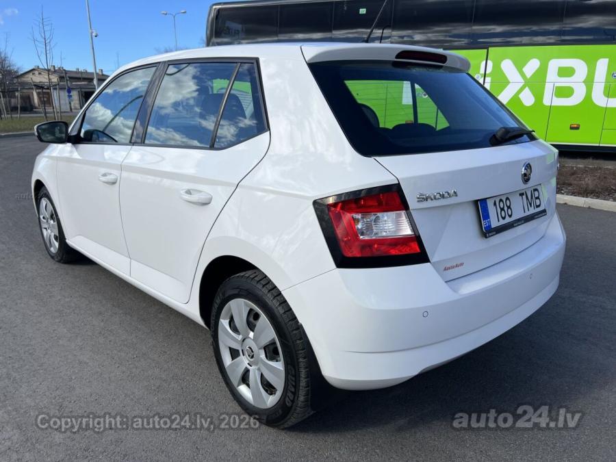 Balts Skoda Fabia 2016 Tallina, ar dzinēja tilpumu 1.20 L un nobraukumu 162 tūkst. km par 5900 €, foto 4 vietnē AUTOMOTO.COM.LV