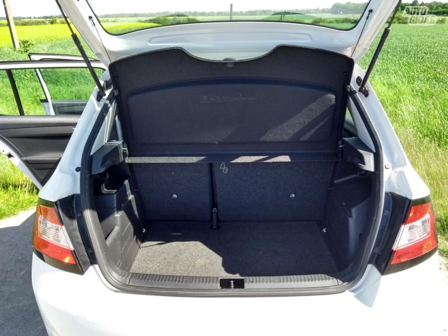 White Skoda Fabia 2016 in Vilkaviskis, with an engine capacity of 1.40 L and mileage of 270 thousand km for 4550 €, photo 10 on AUTOMOTO.COM.LV