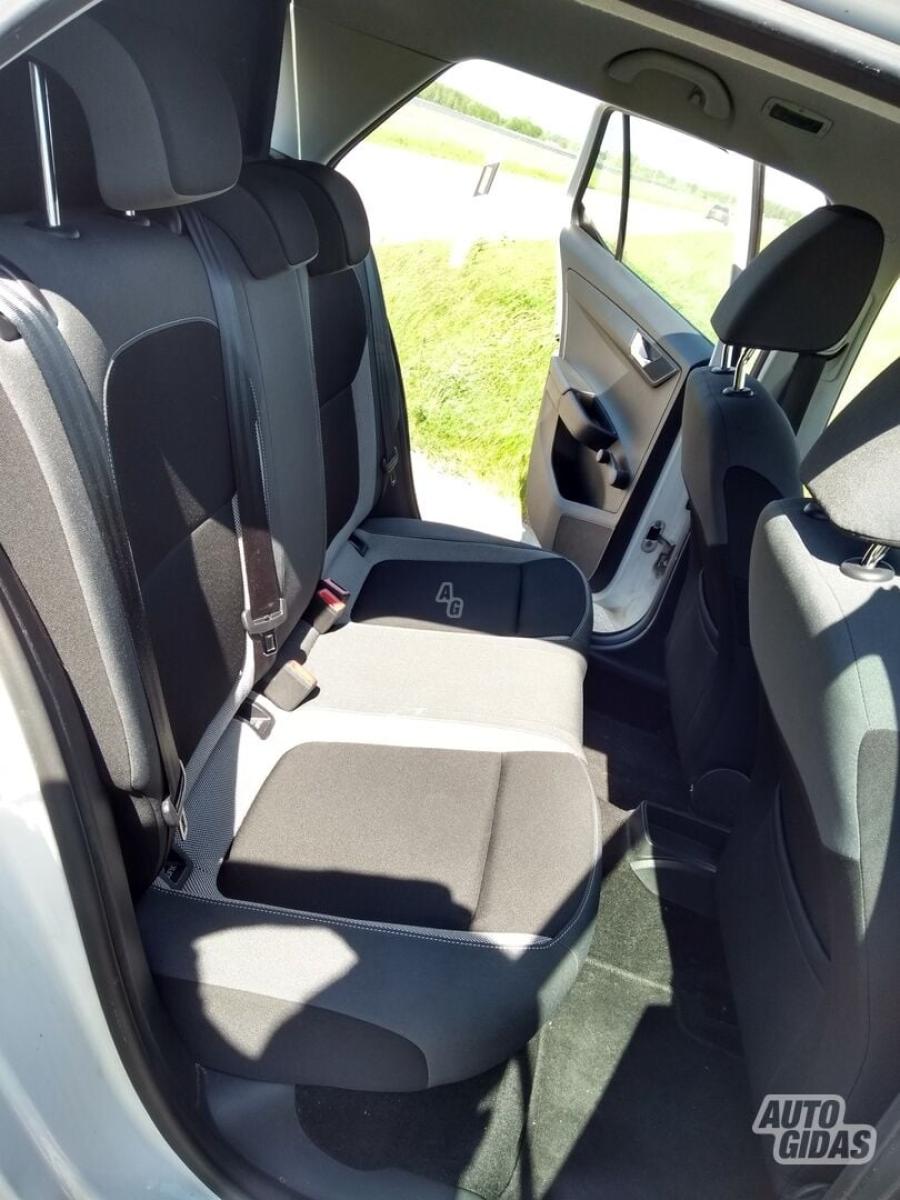 White Skoda Fabia 2016 in Vilkaviskis, with an engine capacity of 1.40 L and mileage of 270 thousand km for 4550 €, photo 24 on AUTOMOTO.COM.LV