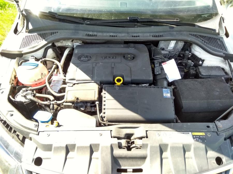 White Skoda Fabia 2016 in Vilkaviskis, with an engine capacity of 1.40 L and mileage of 270 thousand km for 4550 €, photo 26 on AUTOMOTO.COM.LV