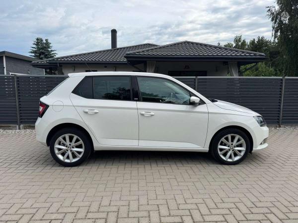 Balts Skoda Fabia 2016 Jurbarkas, ar dzinēja tilpumu 1.42 L un nobraukumu 46 tūkst. km par 6500 €, foto 7 vietnē AUTOMOTO.COM.LV