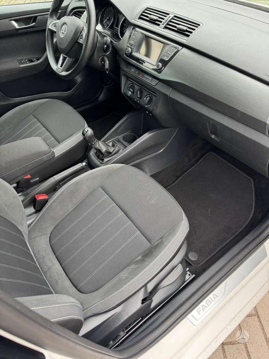 Balts Skoda Fabia 2016 Jurbarkas, ar dzinēja tilpumu 1.42 L un nobraukumu 46 tūkst. km par 6500 €, foto 14 vietnē AUTOMOTO.COM.LV