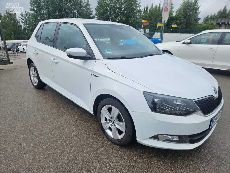 White Skoda Fabia 2016 in Kaunas, with an engine capacity of 1.00 L and mileage of 210 thousand km for 4850 €, photo 3 on AUTOMOTO.COM.LV