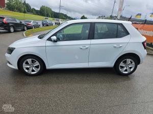 White Skoda Fabia 2016 in Kaunas, with an engine capacity of 1.00 L and mileage of 210 thousand km for 4850 €, photo 5 on AUTOMOTO.COM.LV