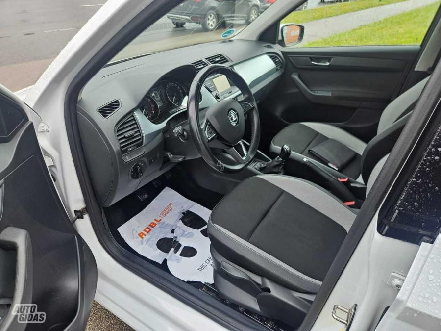 White Skoda Fabia 2016 in Kaunas, with an engine capacity of 1.00 L and mileage of 210 thousand km for 4850 €, photo 10 on AUTOMOTO.COM.LV